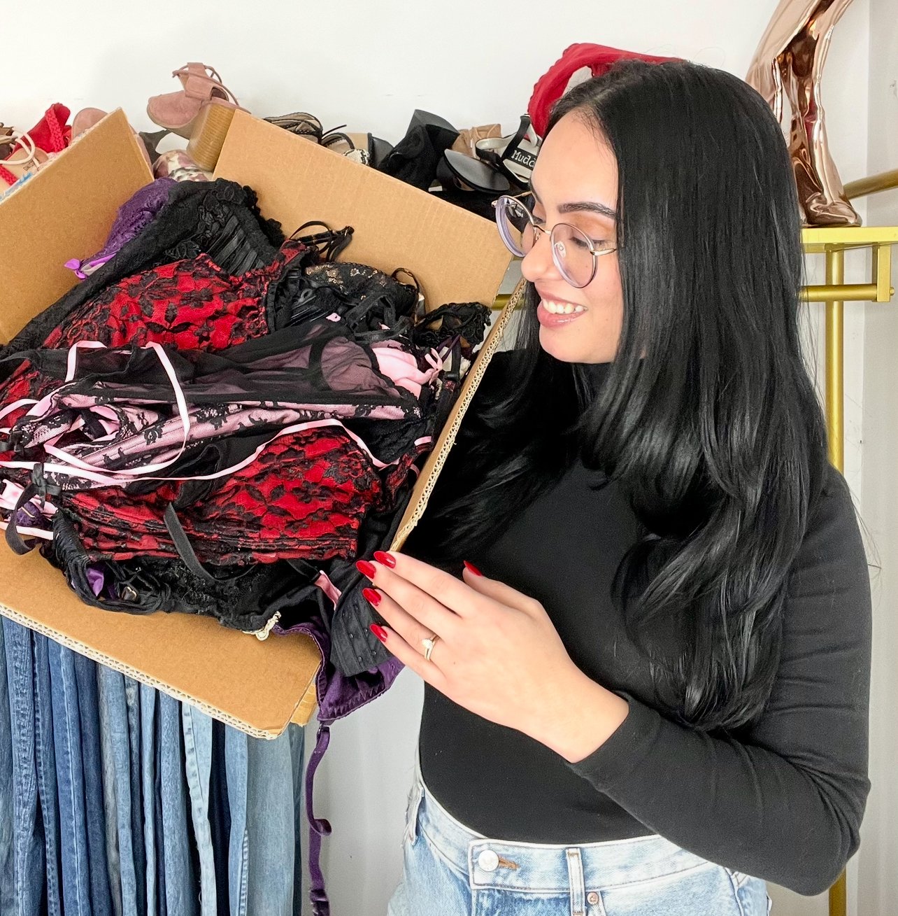Reselling 101: How to Become a Reseller & Start a Reselling Business